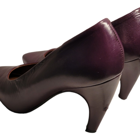 Paloma | Shoes | Vintage 8s Paloma Plum Leather Curved Heel Pumps Made ...